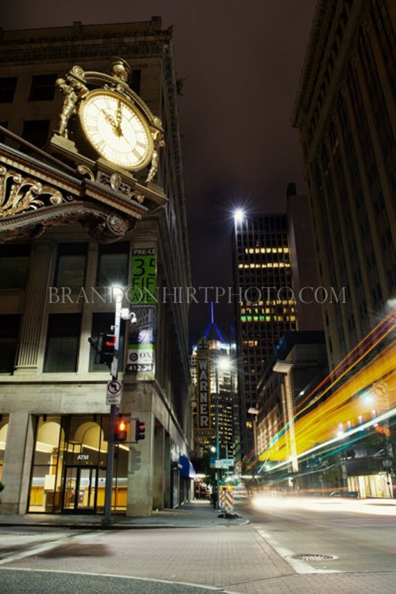 Kaufmann Clock Pittsburgh Pennsylvania Night photography urban