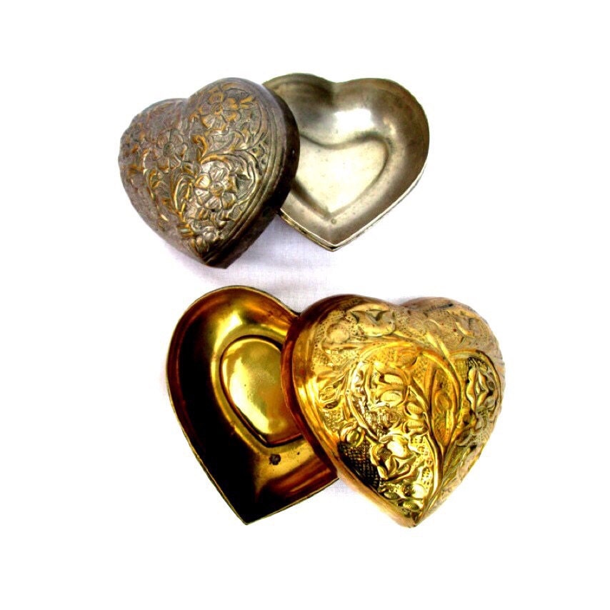 Vintage Ornate Embossed Brass Heart Shaped Trinket / Jewelry / Keepsake ...