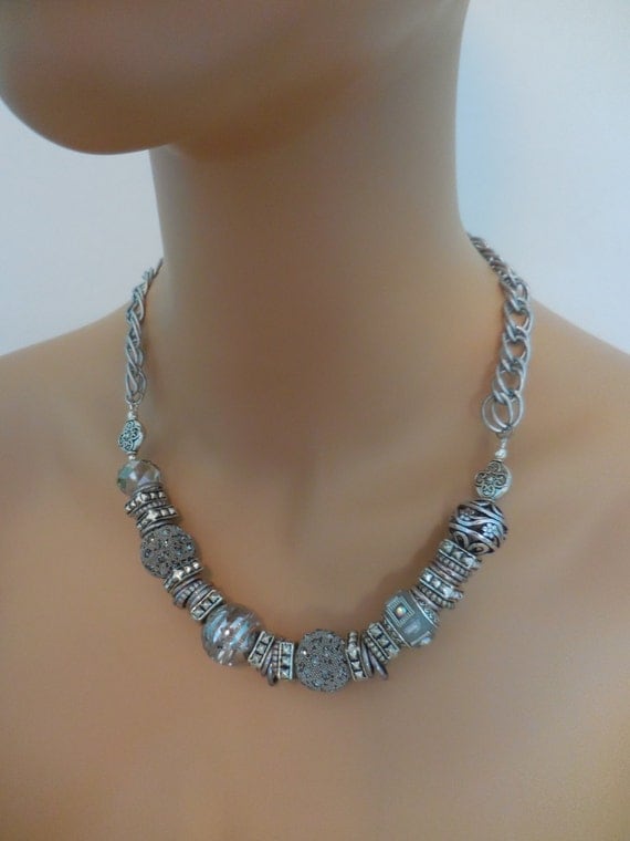 Items similar to Beaded & Chain Necklace on Etsy