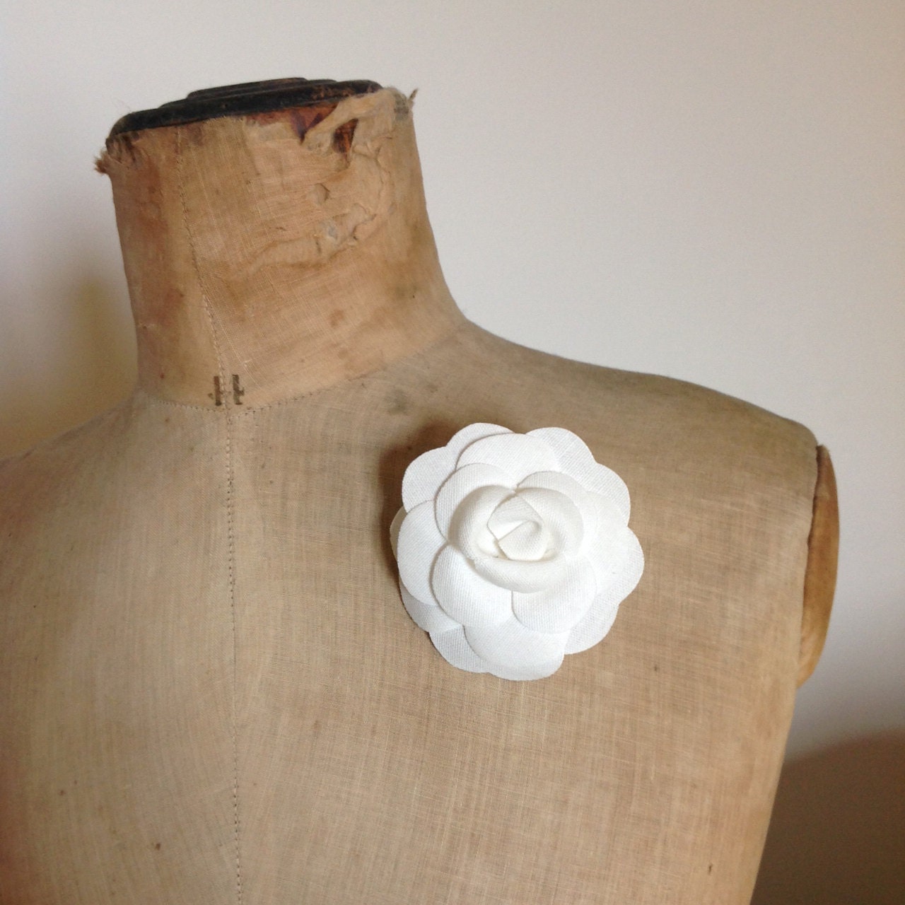 Vintage CHANEL white Camellia Flower brooch – Haute Juice
