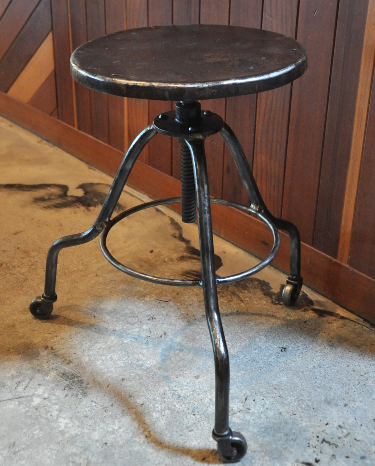Vintage Metal Industrial Rolling Swivel Stool – Haute Juice