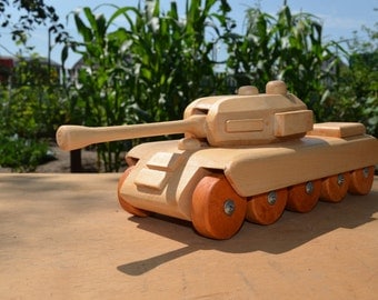 Wooden Toy Tank Model 03 in Handmade