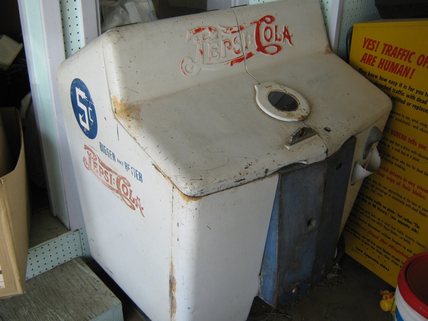 Vintage very rare 1940's Pepsi Cola Machine