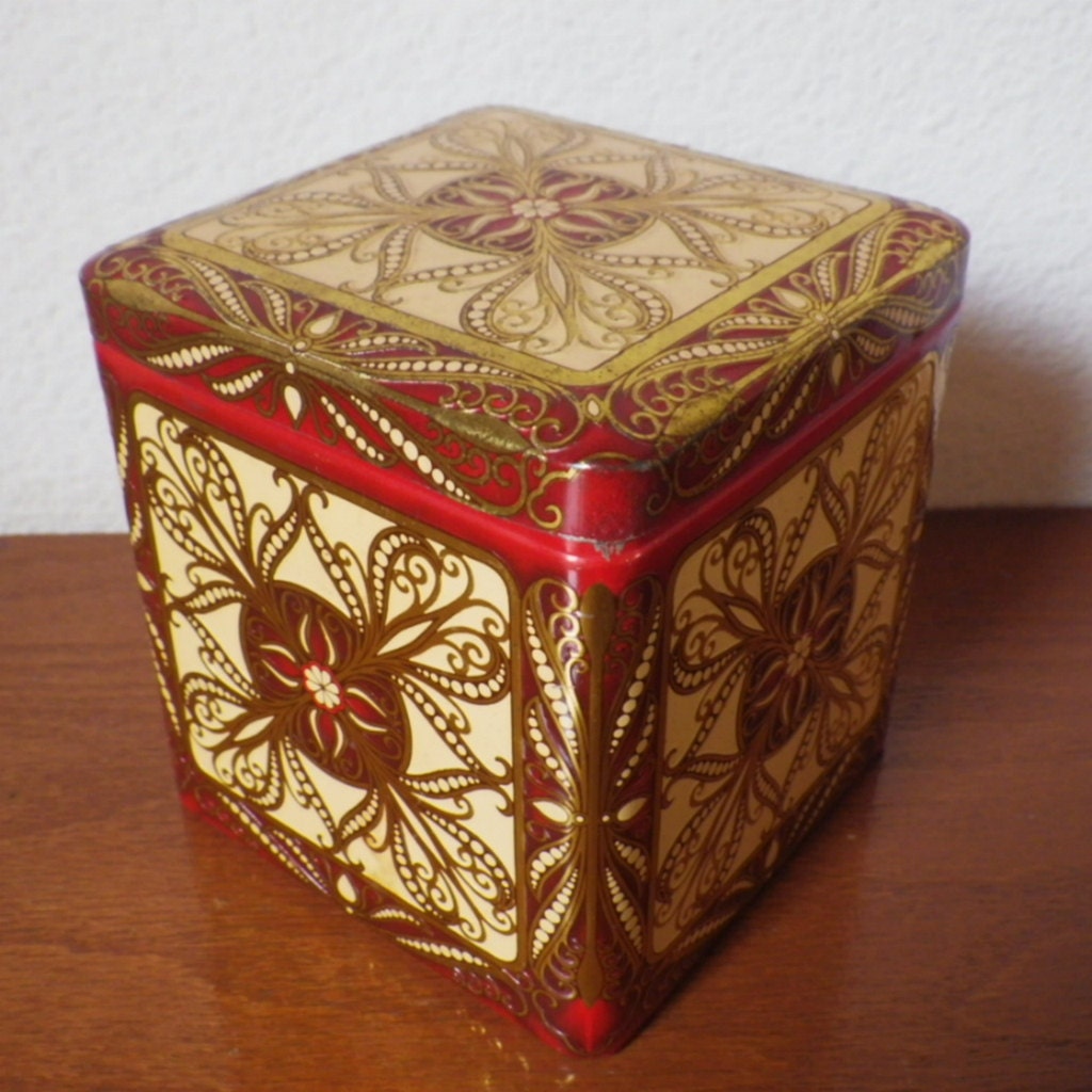 Vintage Red & Gold Decorative Tin Box – Haute Juice