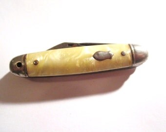 Vintage Pocket Knife With Cool handle