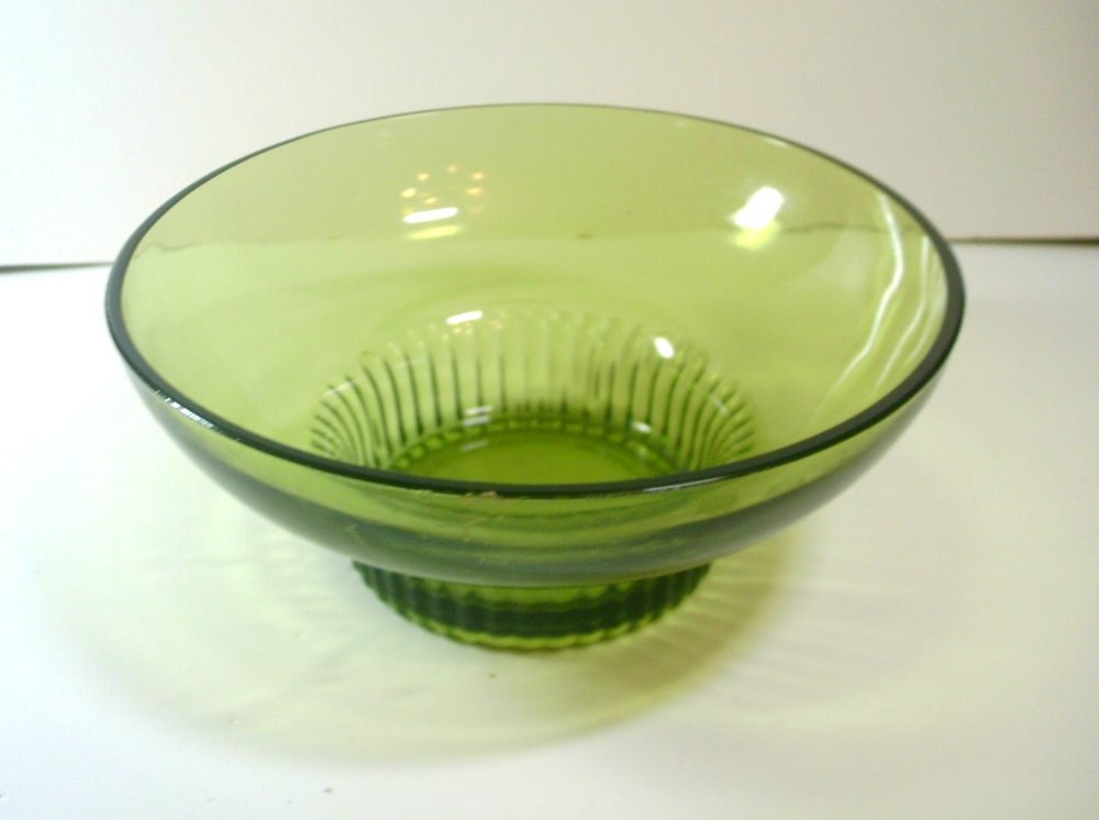 Mid-Century Green Glass Bowl 6 inches in Diameter – No. 1383 – Haute Juice