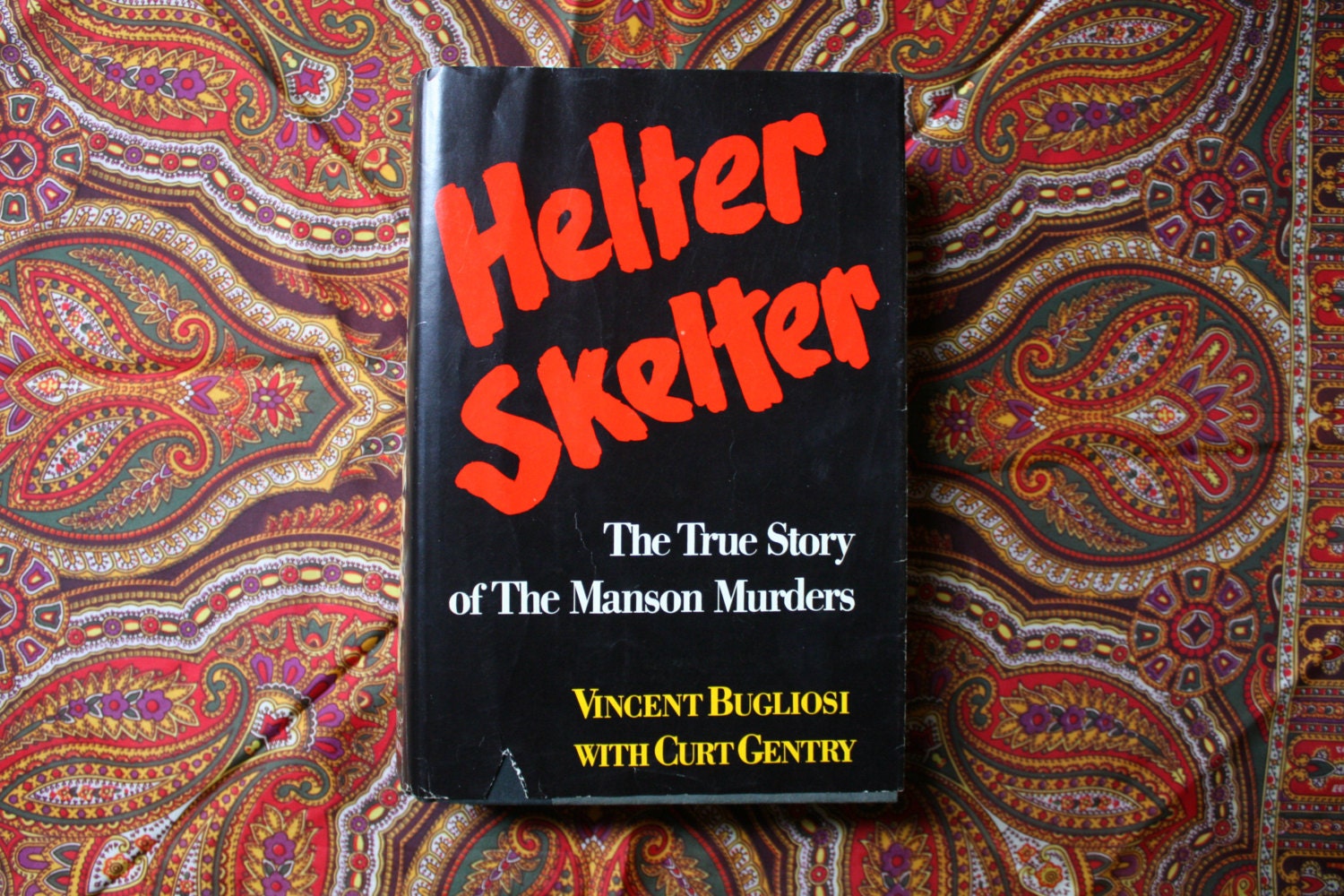 Helter Skelter première édition livre relié. Charles Manson