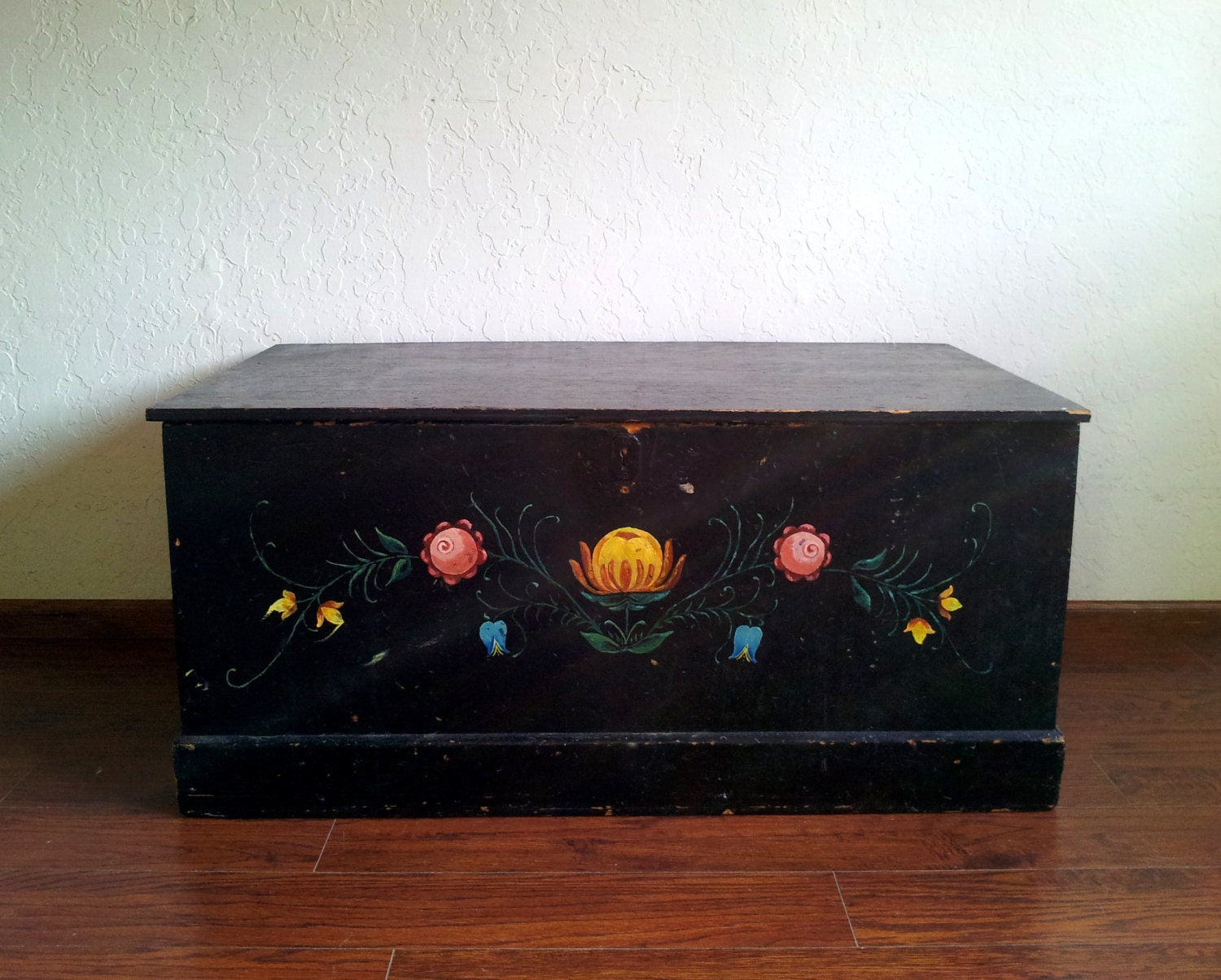 Vintage tole painted trunk/chest – Haute Juice