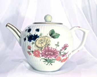 Victoria teapot | Etsy