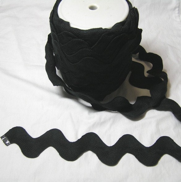 Mega Jumbo Black Rick Rack 2 & 1/4 Inch Wide by VictorianWardrobe
