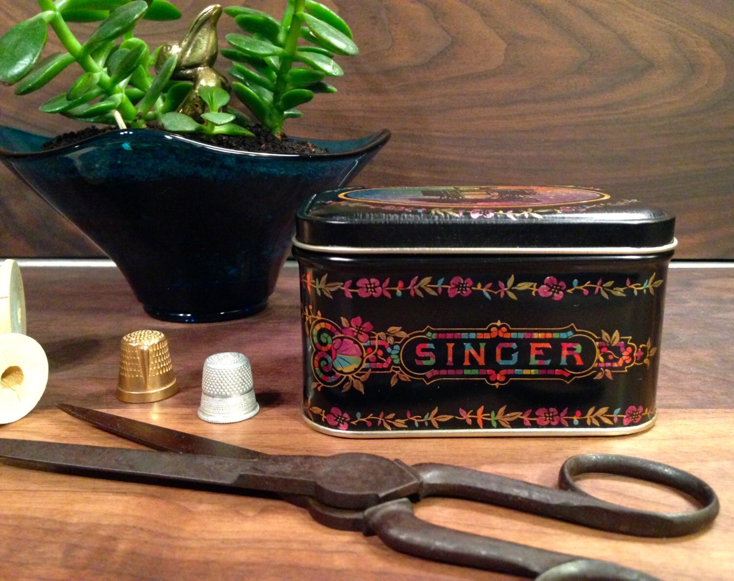 Vintage Singer Sewing Tin by Bristol Ware – Haute Juice