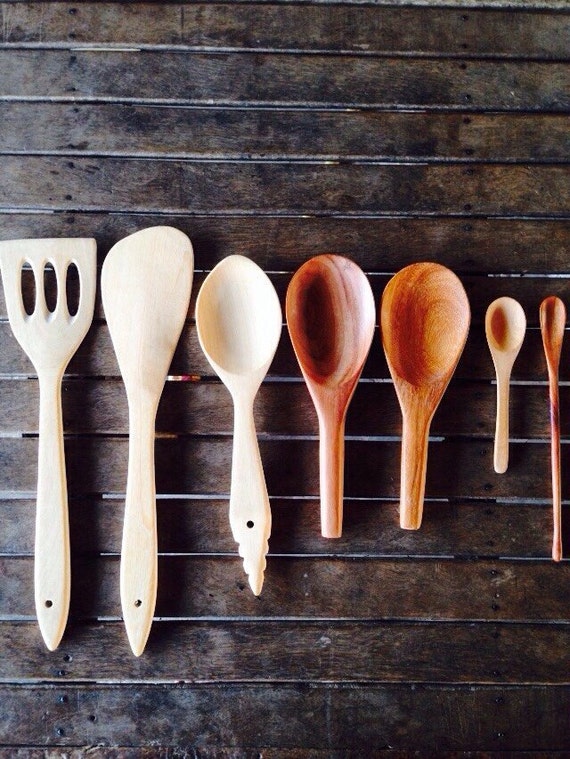 Items similar to Lightwood soup spoon sets of 7 on Etsy