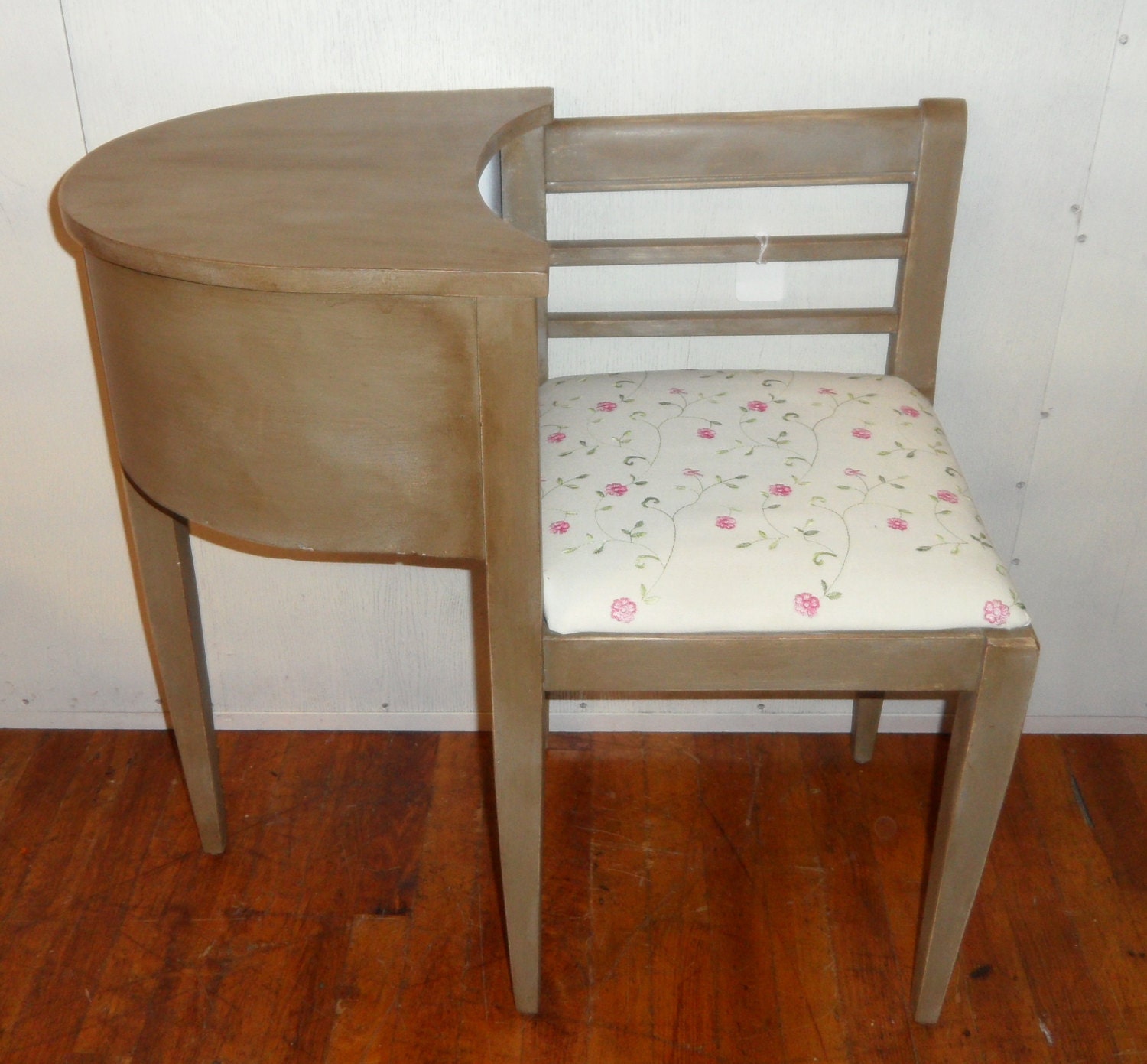 Mid Century Painted Gossip bench or telephone table – Haute Juice