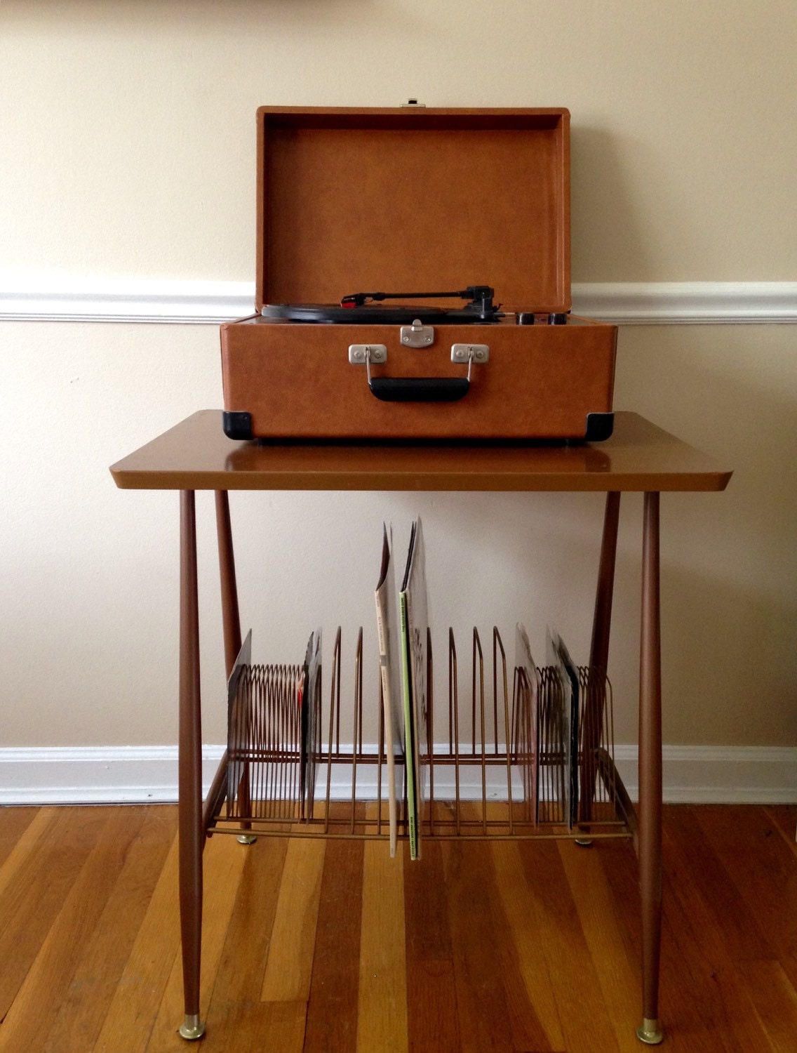 Retro Record Table Stand – Haute Juice
