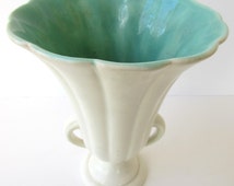 Popular items for white ceramic vase on Etsy