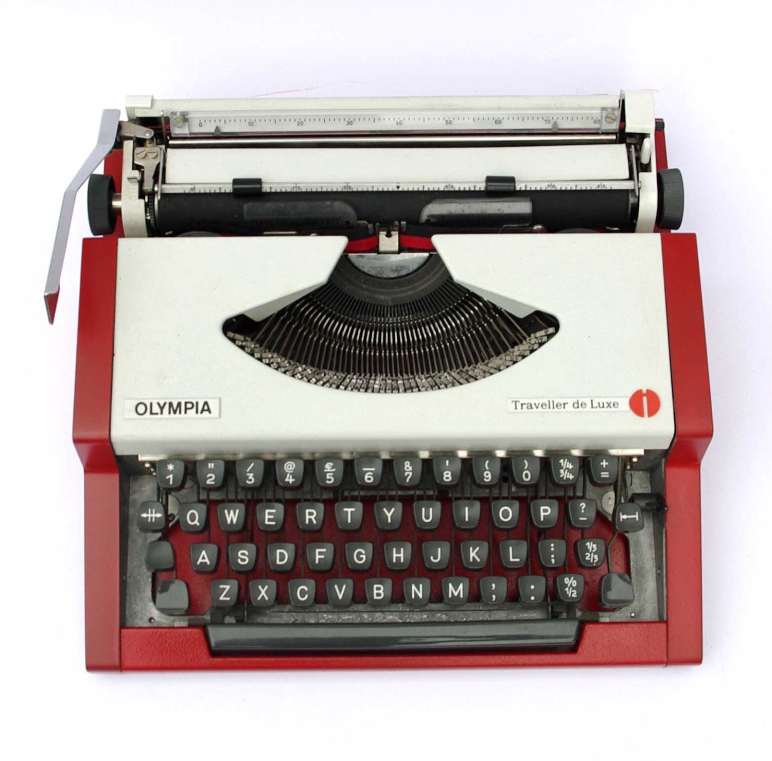Red Typewriter – Olympia Travellor de Luxe – oldschooltypers