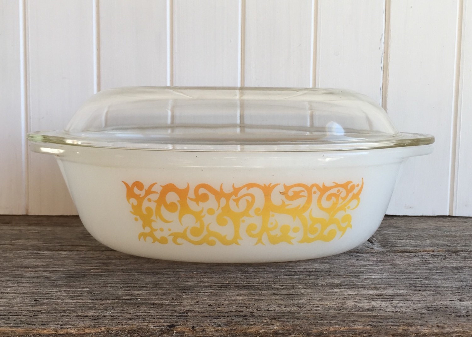 Agee Crown Pyrex Scroll pattern oval casserole dish with lid – Haute Juice