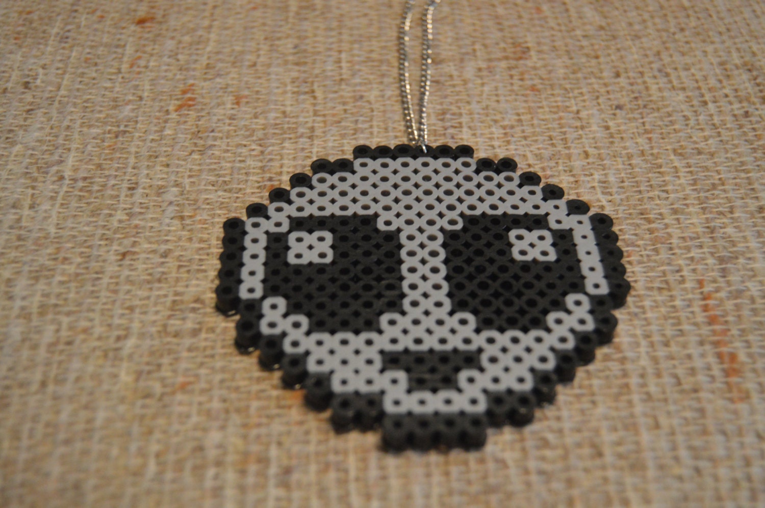 perler bead alien necklace by 3xbandsandstuffx3 on Etsy