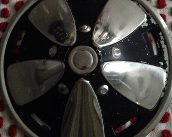 Vintage hubcaps | Etsy