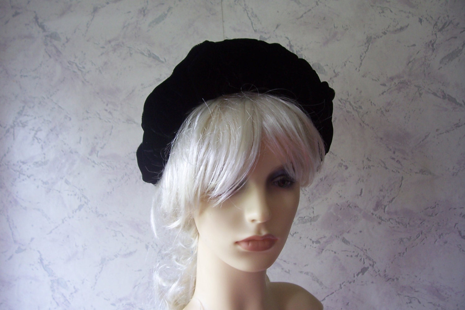 Early 50’s Authentic Vintage Sumptuous Jet Black Velvet Hat – Haute Juice