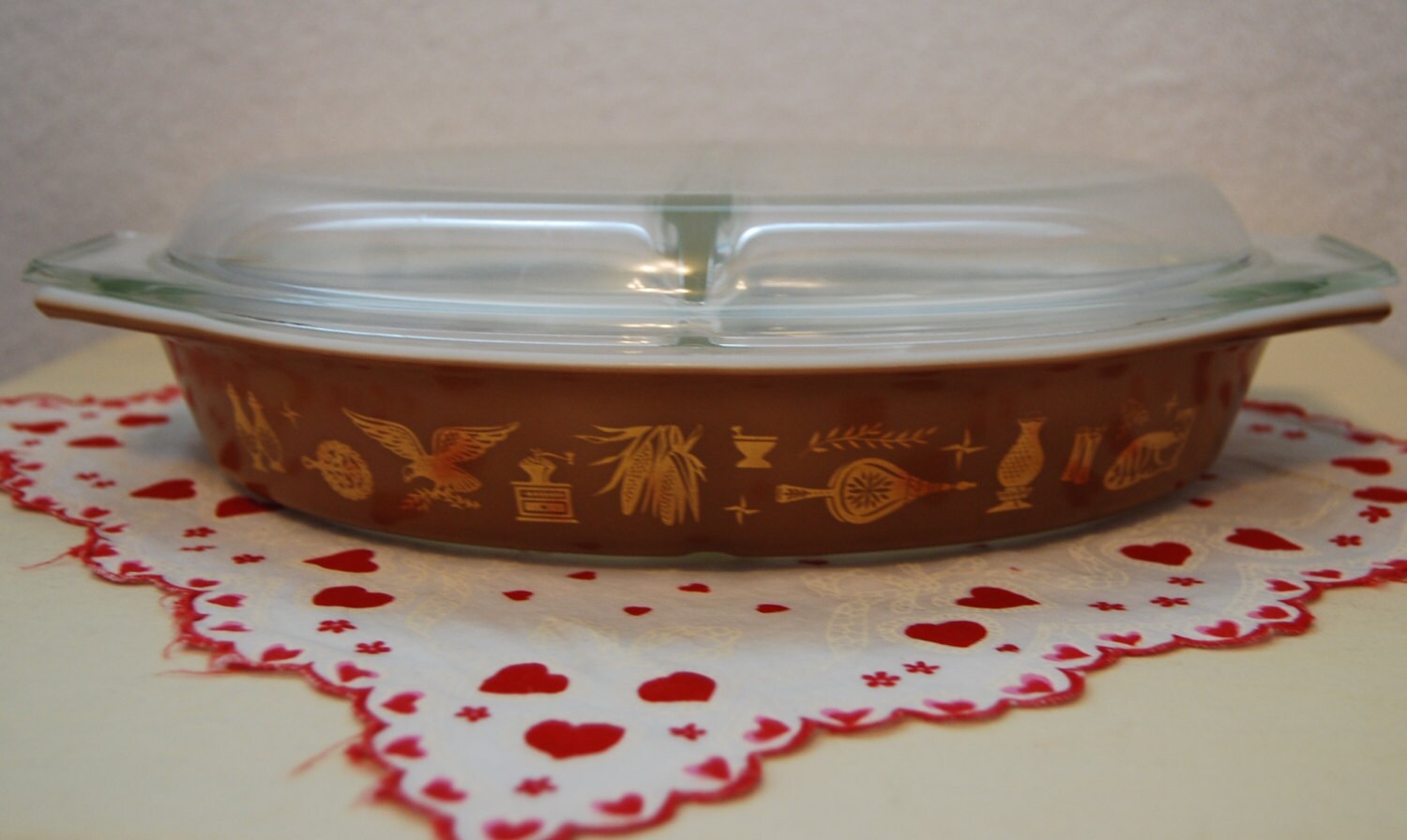 Pyrex Americana Divided 1 1/2 Quart Serving Casserole Dish With Lid ...
