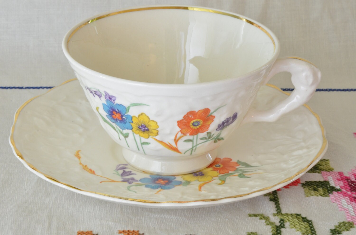 Sovereign Canada tea cup and saucer. British empire made – Haute Juice