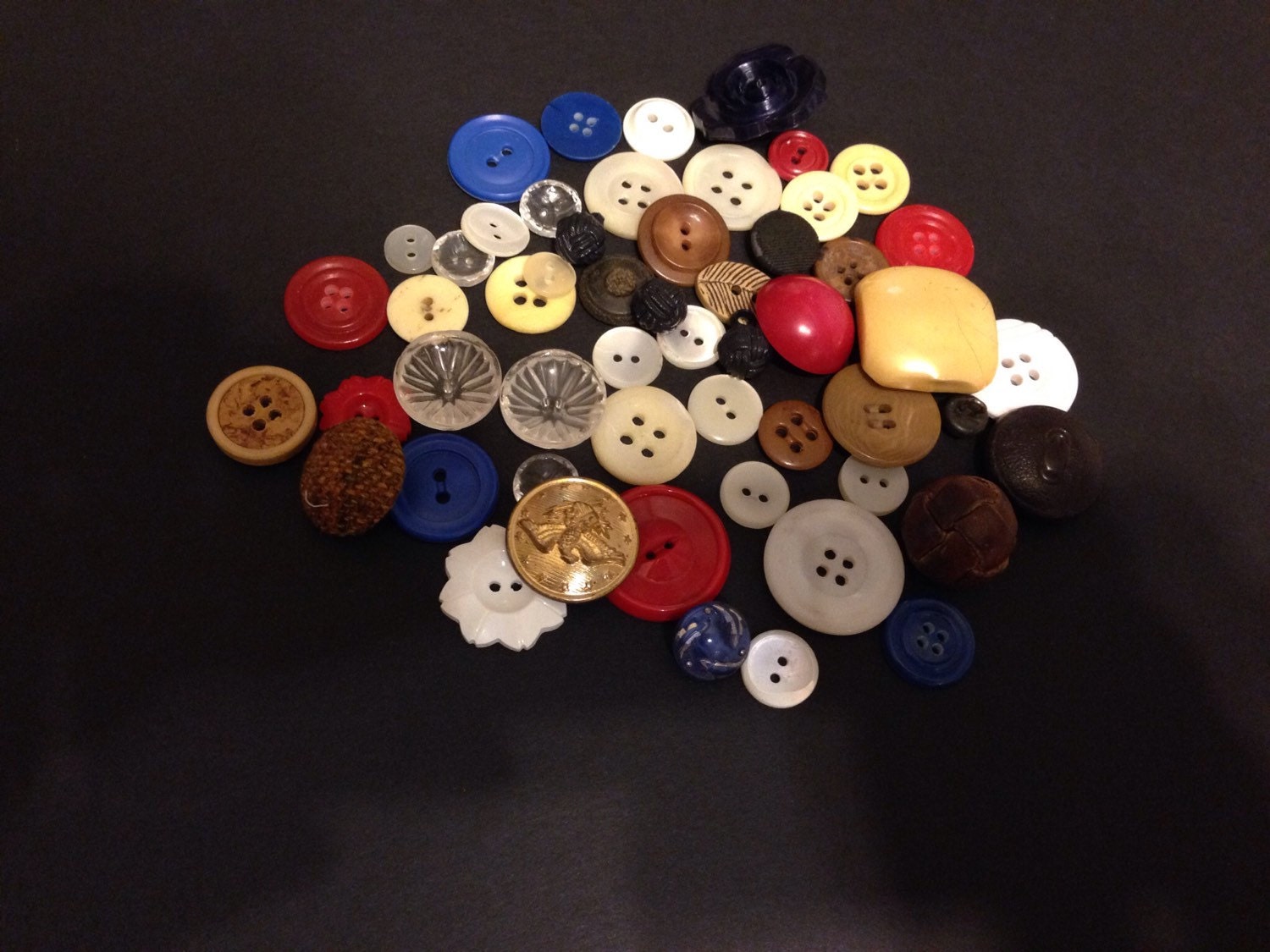 vintage buttons...assortment buttons...mother of pearl
