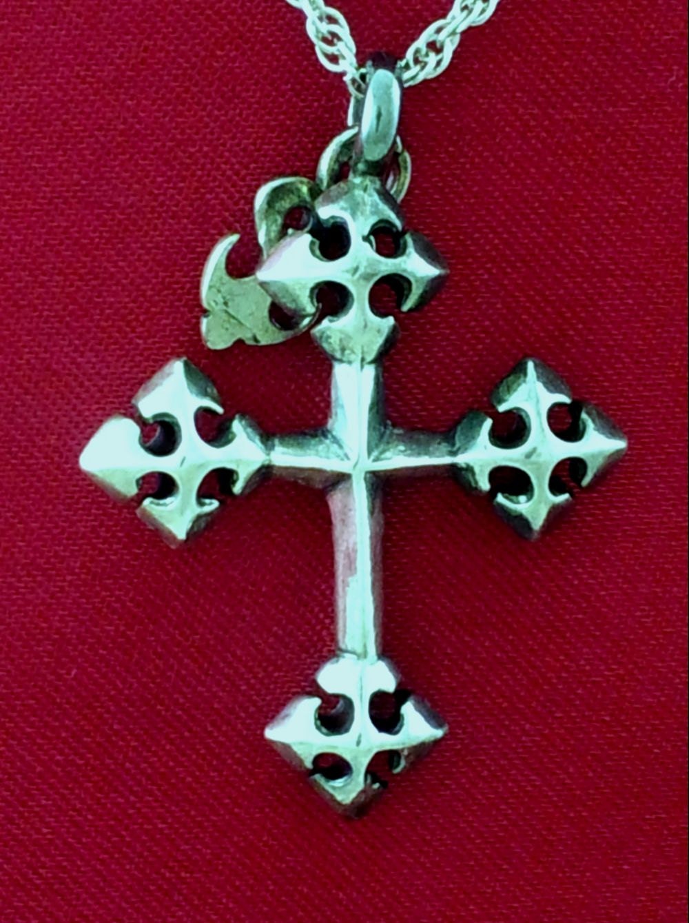 Sterling Silver Medieval Cross Pendant for Men and Women.