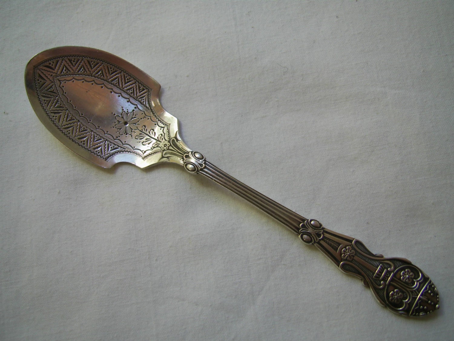 Attractive ANTIQUE silver plated JAM SPOON circa 1878 – Haute Juice