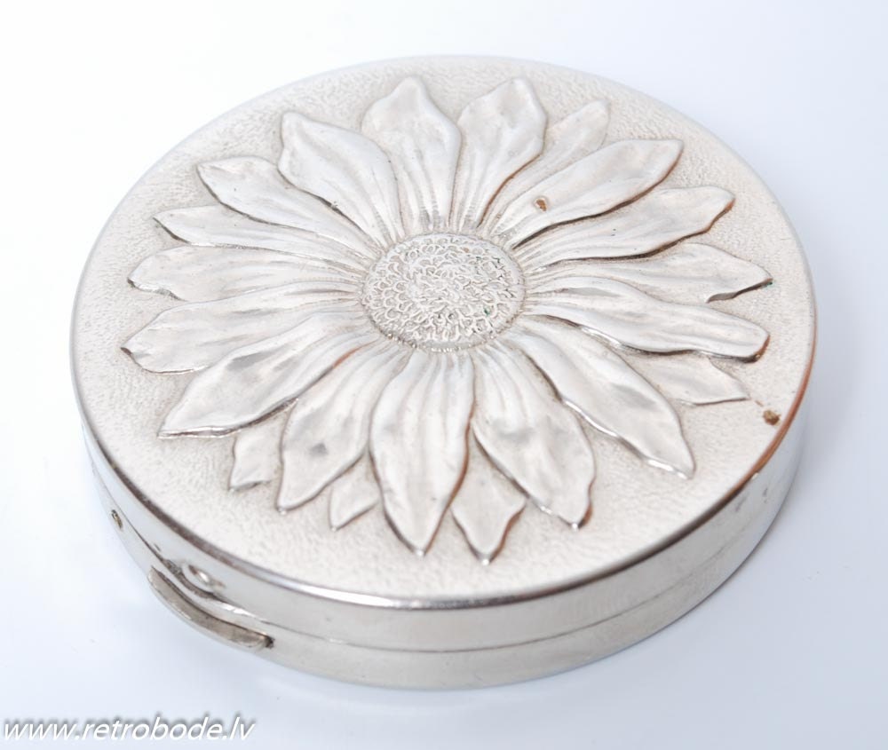 Vintage Silver plated Metal Make-Up Powder Compact, Case, Box with ...