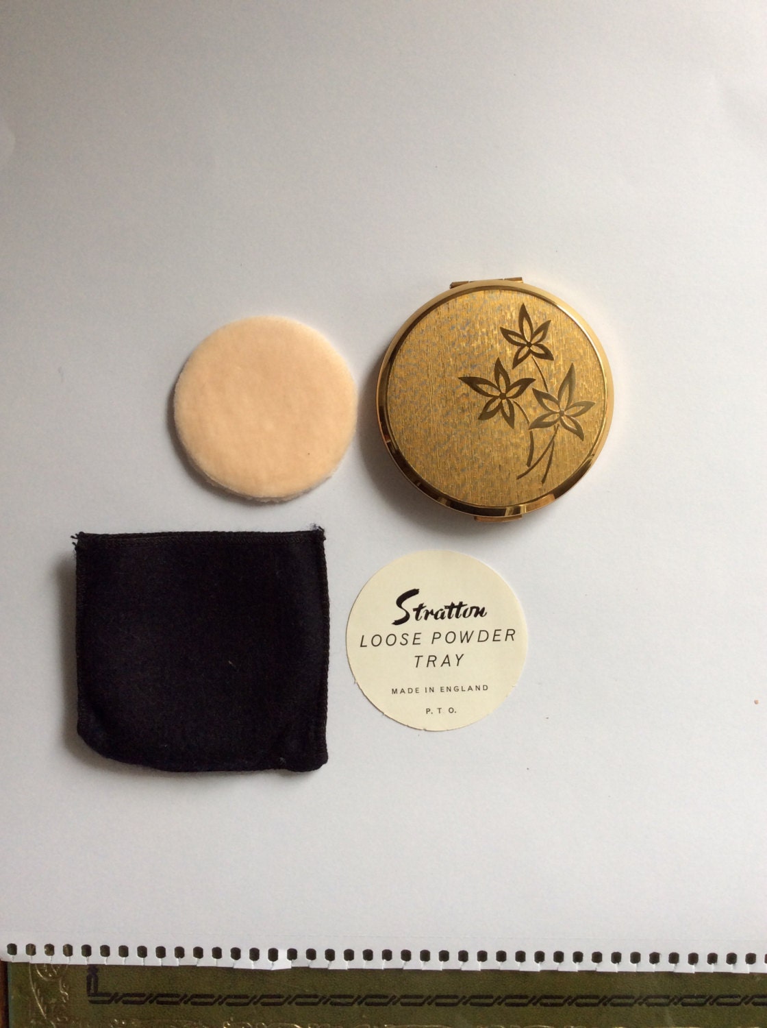 Vintage Stunning New Stratton Loose Powder Compact – Haute Juice
