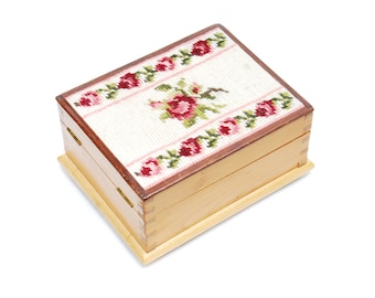 Needlepoint box | Etsy