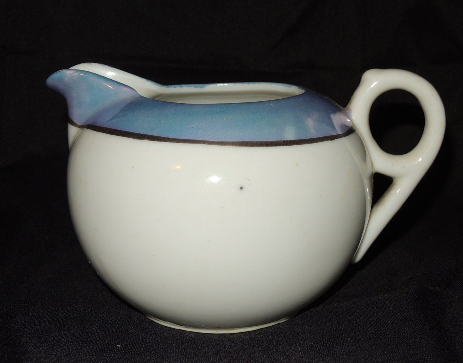 Vintage Blue and White Lusterware Creamer – Haute Juice