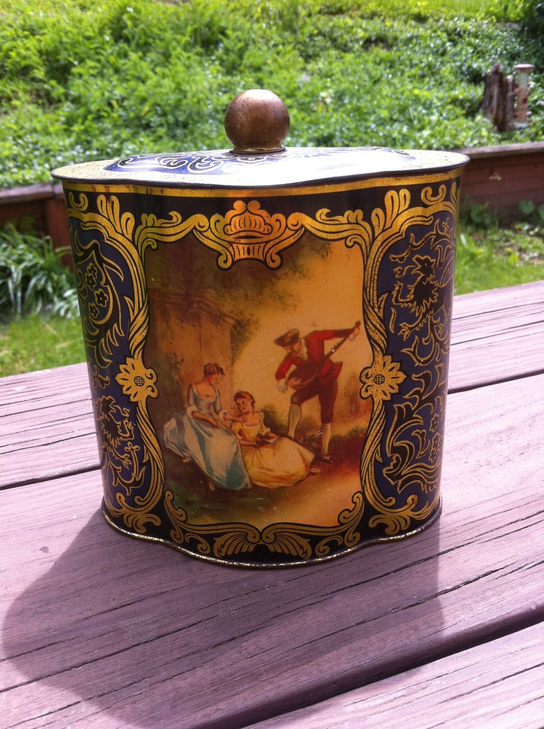 Vintage victorian tin – Haute Juice
