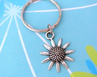 Daisy keychain | Etsy