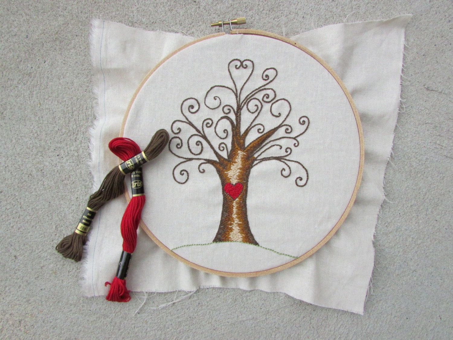 Hand Embroidery Pattern // Swirly Tree