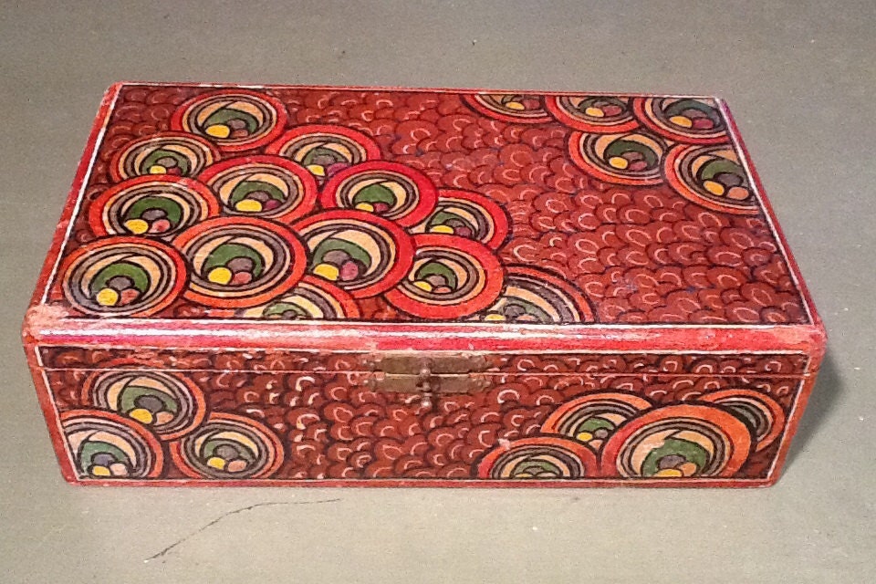 Painted cigar box – Haute Juice