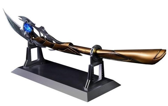 Avengers 1:1 Scale Loki's Chitauri Scepter Replica by King Arts