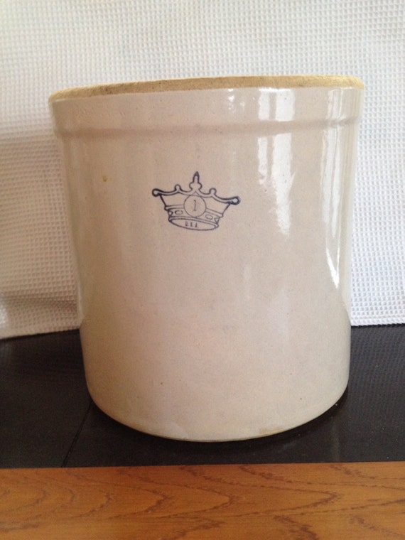 Stoneware 1 Gallon Blue Crown Crock