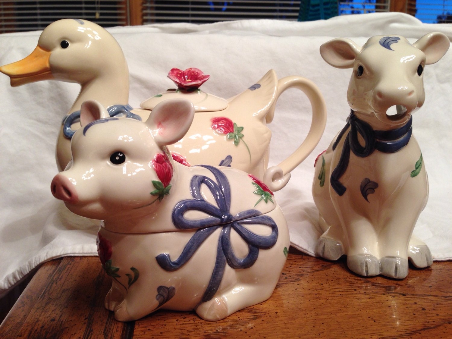 Poppies in Blue by Lenox pig sugar bowl – Haute Juice