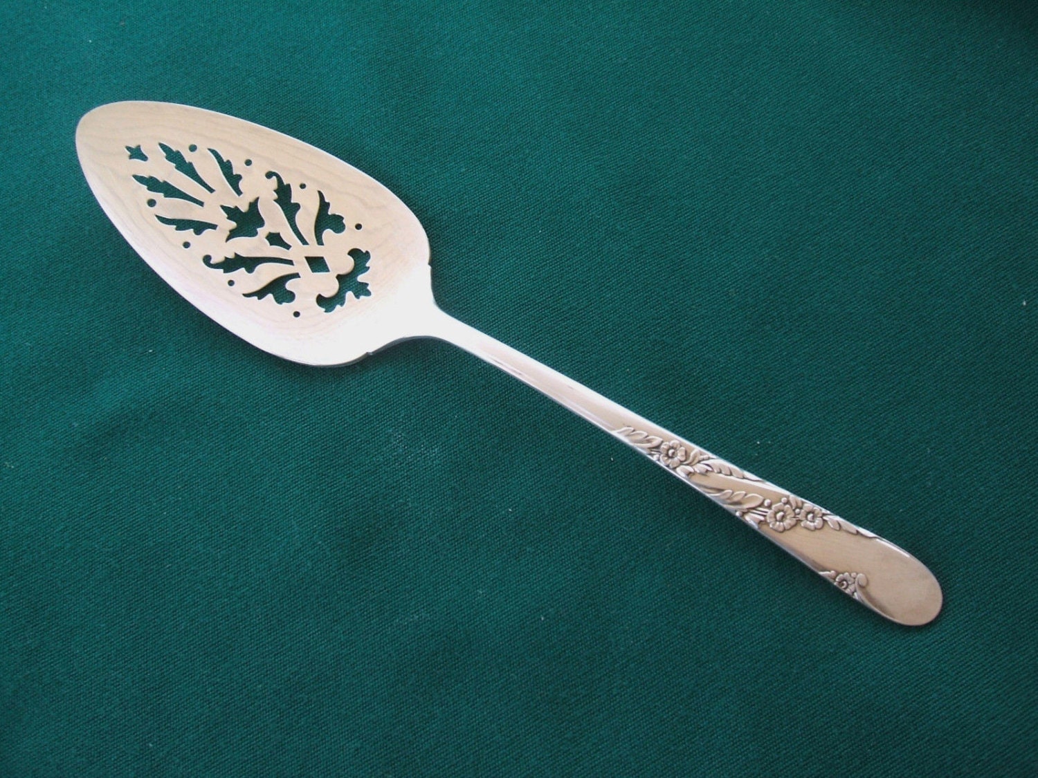 Oneida Bridal Wreath Cake Pie Server 1950 Silver Plate Made in USA 9.5 ...