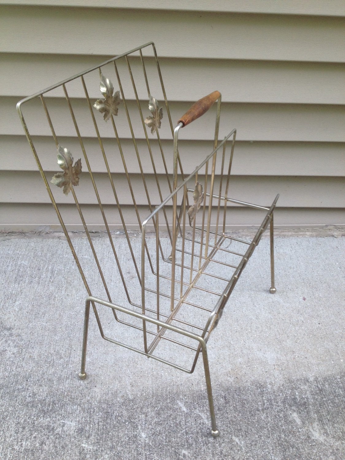 Mid Century Modern Brass Leaves Large Magazine Rack – Haute Juice
