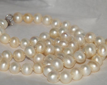 Items similar to Vintage Cultured Furuya Pearl Necklace Earrings Set ...