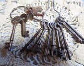 ChickieVintageLove by ChickieVintageLove on Etsy