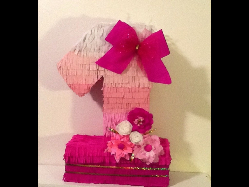 First birthday girl pinata. Girl piñata. Fashion piñata. Diy First birthday girl pinata. Girl piñata. Fashion piñata. Diy