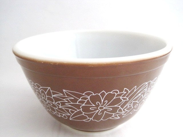 Vintage Pyrex Woodland nesting bowl, brown 401, mixing bowl – Haute Juice