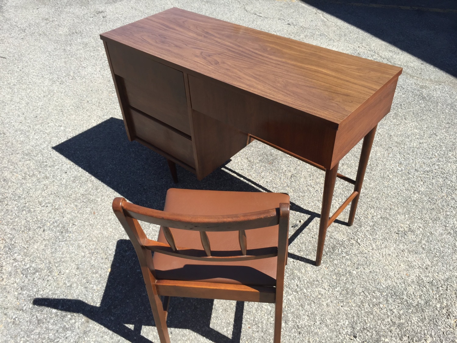 Mid Century Modern style desk and chair from the early 80’s – Haute Juice