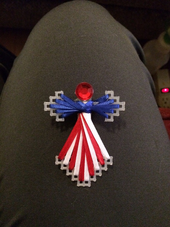 Plastic canvas ribbon angel