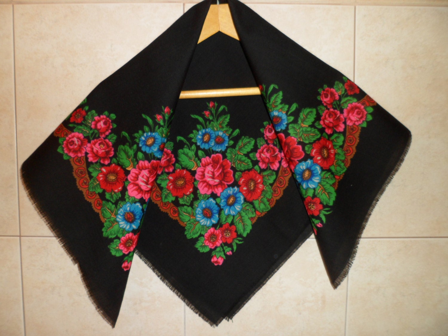 Vintage Ukrainian wool head scarf, Russian shawl, Floral shawl, black ...