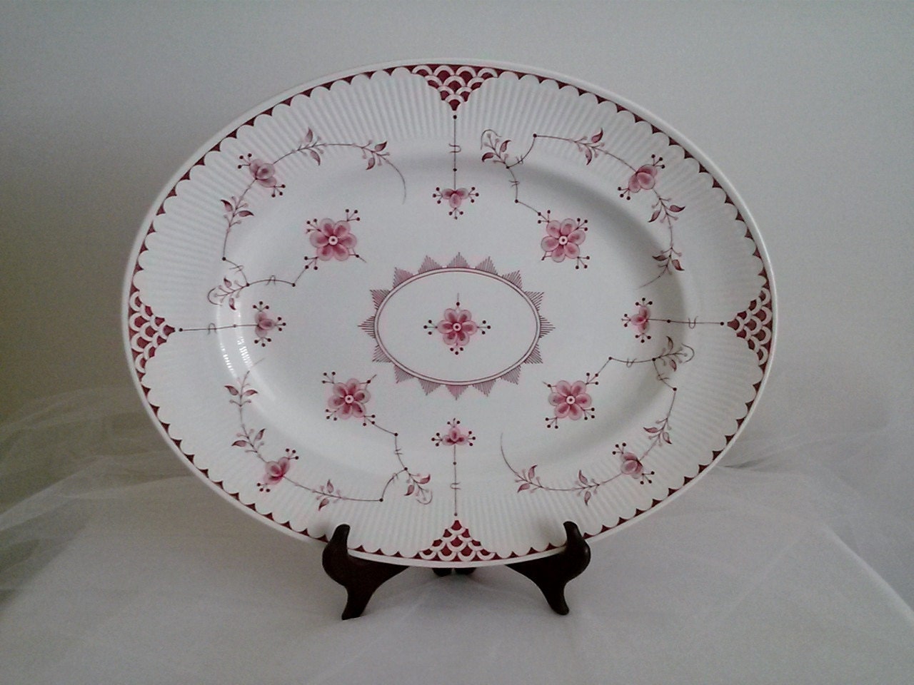Denmark Furnival Oval Serving Platter Pink – Haute Juice